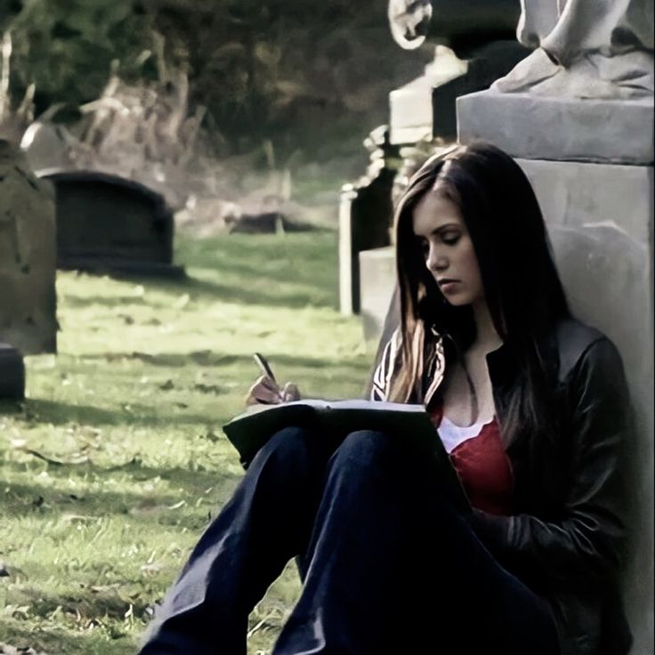 How to Journal Like Elena Gilbert – SugarcoatedDiary